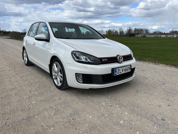 White Volkswagen Golf 2011 in Kaunas, with an engine capacity of 2.00 L and mileage of 200 thousand km for 6700 €, photo 3 on AUTOMOTO.COM.LV