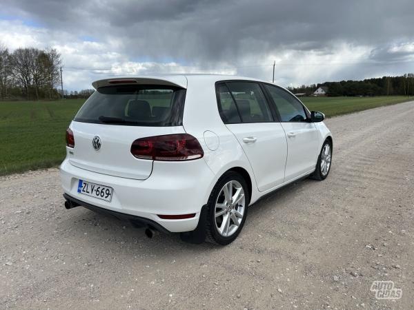 White Volkswagen Golf 2011 in Kaunas, with an engine capacity of 2.00 L and mileage of 200 thousand km for 6700 €, photo 4 on AUTOMOTO.COM.LV