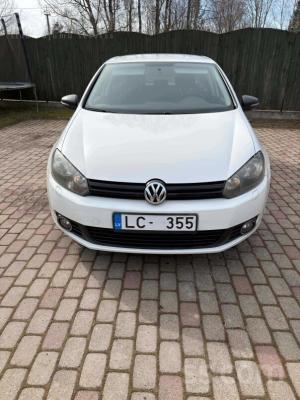 Balts Volkswagen Golf 2011 Rīga, ar dzinēja tilpumu 1.60 L un nobraukumu 218 tūkst. km par 2499 €, foto  vietnē AUTOMOTO.COM.LV