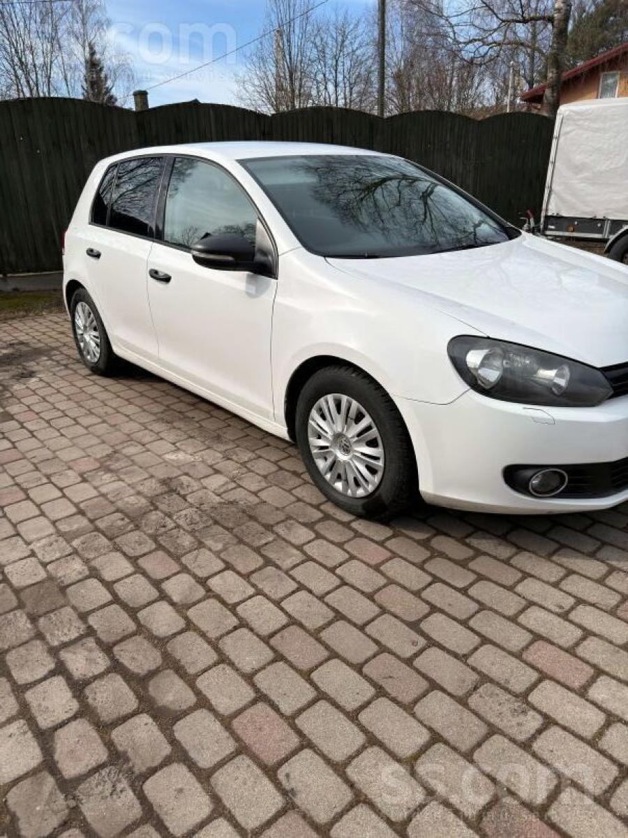 Balts Volkswagen Golf 2011 Rīga, ar dzinēja tilpumu 1.60 L un nobraukumu 218 tūkst. km par 2499 €, foto 4 vietnē AUTOMOTO.COM.LV