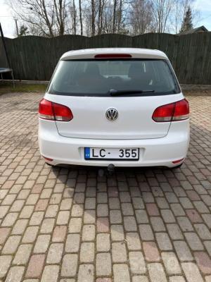 Balts Volkswagen Golf 2011 Rīga, ar dzinēja tilpumu 1.60 L un nobraukumu 218 tūkst. km par 2499 €, foto 5 vietnē AUTOMOTO.COM.LV