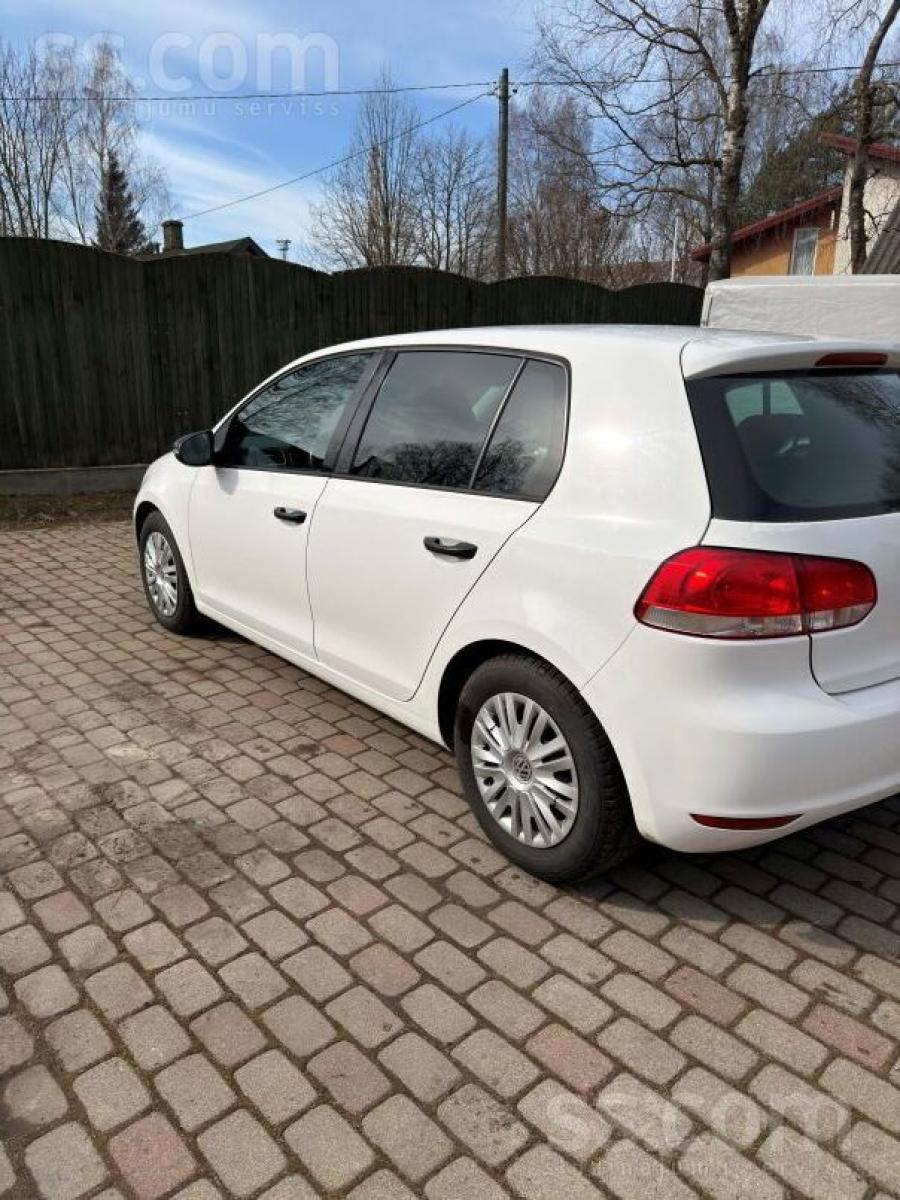Balts Volkswagen Golf 2011 Rīga, ar dzinēja tilpumu 1.60 L un nobraukumu 218 tūkst. km par 2499 €, foto 6 vietnē AUTOMOTO.COM.LV