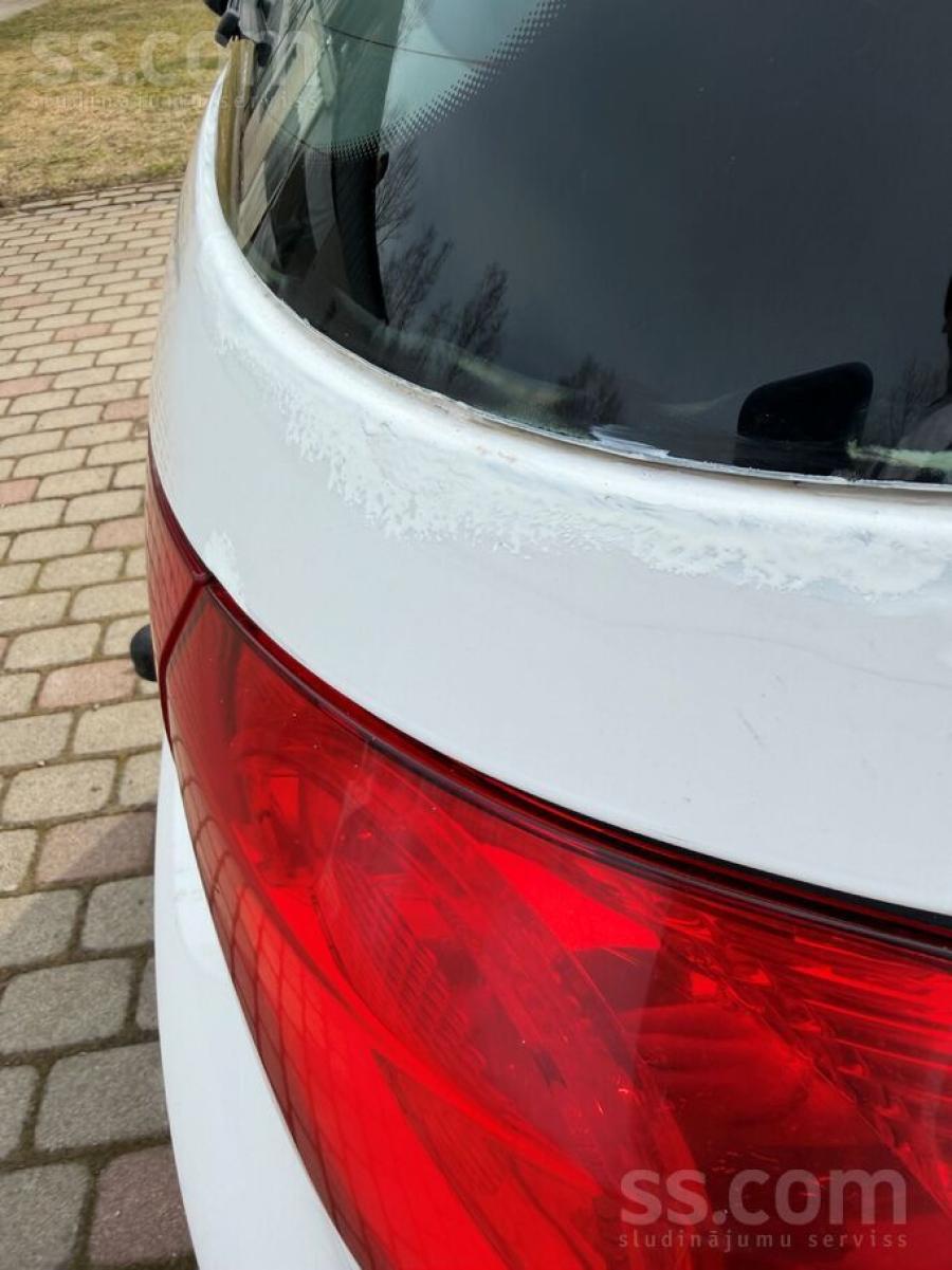 Balts Volkswagen Golf 2011 Rīga, ar dzinēja tilpumu 1.60 L un nobraukumu 218 tūkst. km par 2499 €, foto 19 vietnē AUTOMOTO.COM.LV