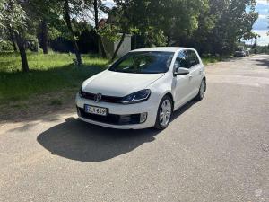 White Volkswagen Golf 2011 in Kaunas, with an engine capacity of 1.98 L and mileage of 201 thousand km for 6900 €, photo  on AUTOMOTO.COM.LV