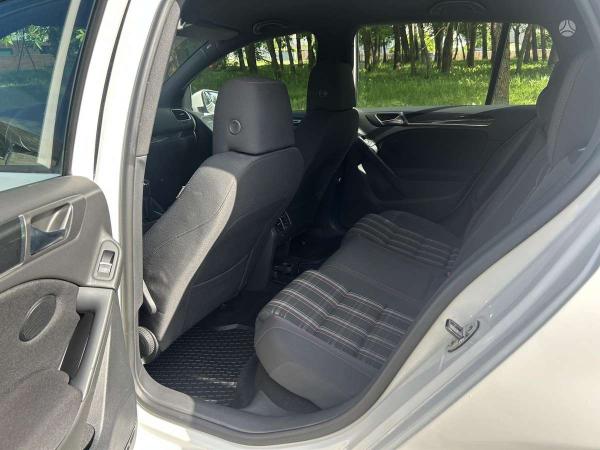 White Volkswagen Golf 2011 in Kaunas, with an engine capacity of 1.98 L and mileage of 201 thousand km for 6900 €, photo 9 on AUTOMOTO.COM.LV
