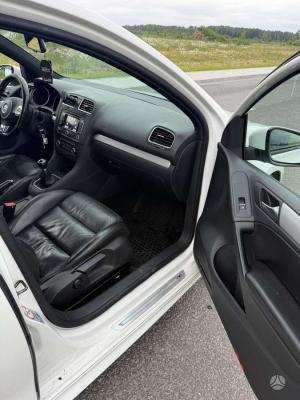 Balts Volkswagen Golf 2011 Kauņa, ar dzinēja tilpumu 1.60 L un nobraukumu 246 tūkst. km par 5555 €, foto 4 vietnē AUTOMOTO.COM.LV