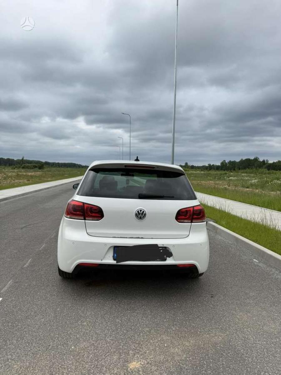 Balts Volkswagen Golf 2011 Kauņa, ar dzinēja tilpumu 1.60 L un nobraukumu 246 tūkst. km par 5555 €, foto 5 vietnē AUTOMOTO.COM.LV