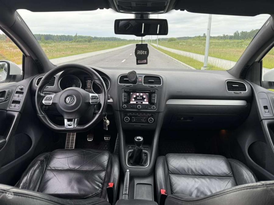 Balts Volkswagen Golf 2011 Kauņa, ar dzinēja tilpumu 1.60 L un nobraukumu 246 tūkst. km par 5555 €, foto 12 vietnē AUTOMOTO.COM.LV