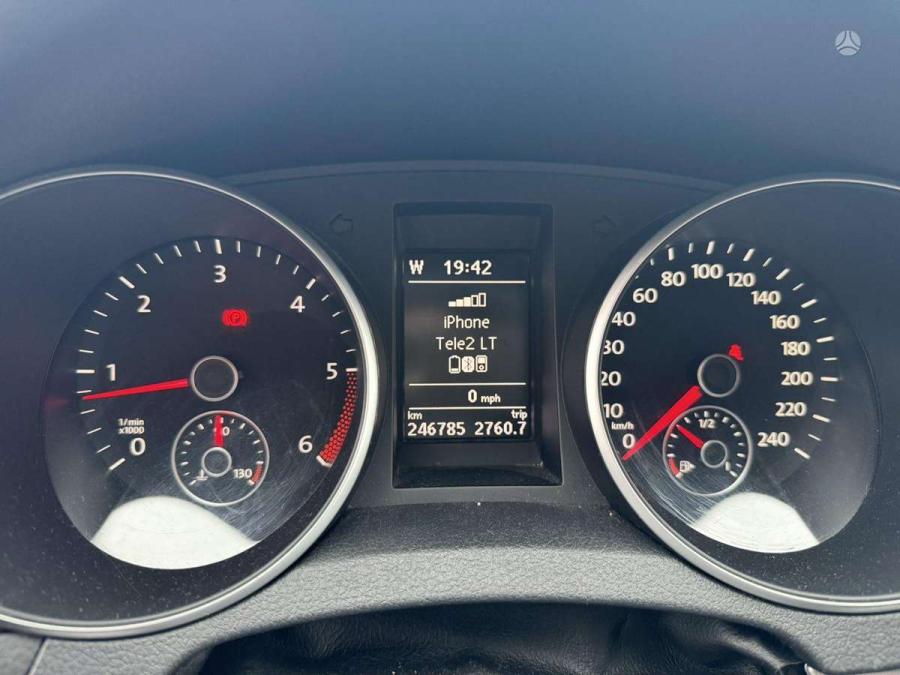 Balts Volkswagen Golf 2011 Kauņa, ar dzinēja tilpumu 1.60 L un nobraukumu 246 tūkst. km par 5555 €, foto 13 vietnē AUTOMOTO.COM.LV