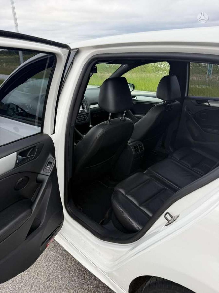 Balts Volkswagen Golf 2011 Kauņa, ar dzinēja tilpumu 1.60 L un nobraukumu 246 tūkst. km par 5555 €, foto 14 vietnē AUTOMOTO.COM.LV