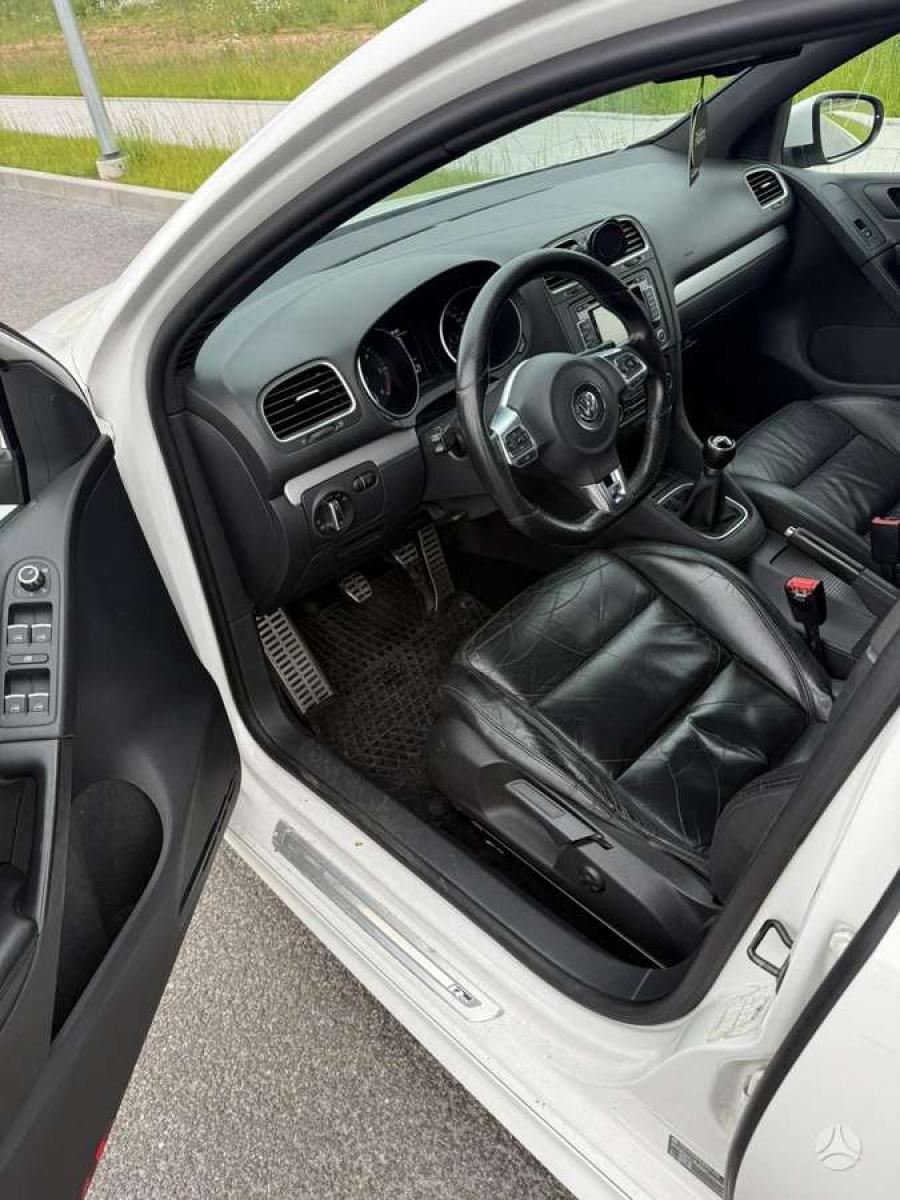 Balts Volkswagen Golf 2011 Kauņa, ar dzinēja tilpumu 1.60 L un nobraukumu 246 tūkst. km par 5555 €, foto 17 vietnē AUTOMOTO.COM.LV