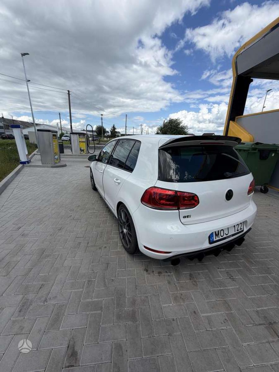 Balts Volkswagen Golf 2011 Kauņa, ar dzinēja tilpumu 2.00 L un nobraukumu 249 tūkst. km par 7000 €, foto 5 vietnē AUTOMOTO.COM.LV