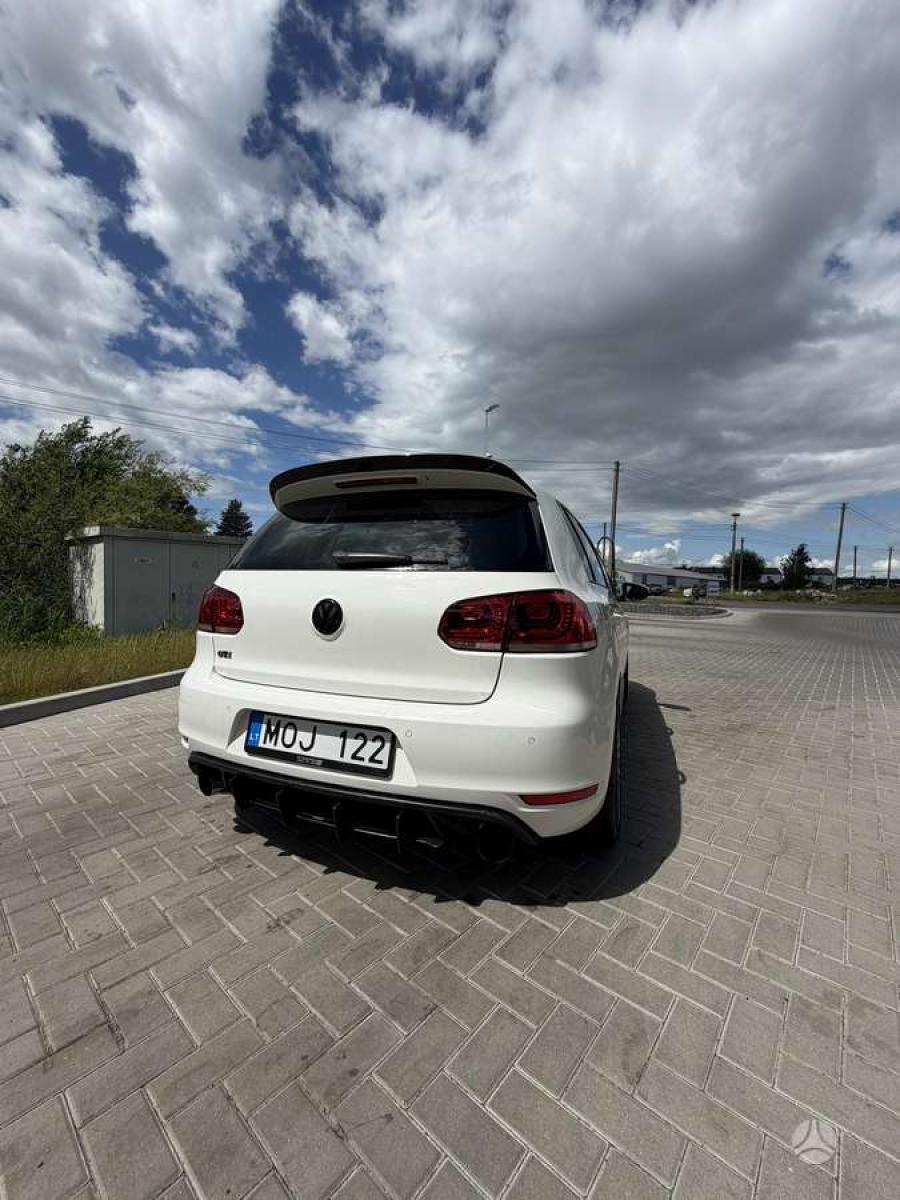 Balts Volkswagen Golf 2011 Kauņa, ar dzinēja tilpumu 2.00 L un nobraukumu 249 tūkst. km par 7000 €, foto 10 vietnē AUTOMOTO.COM.LV