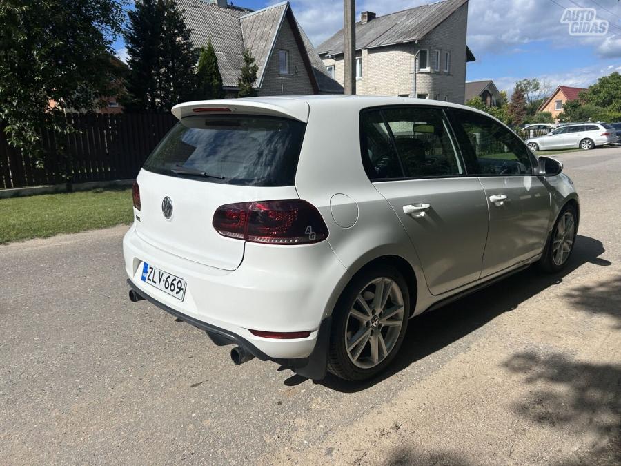 Balts Volkswagen Golf 2011 Kauņa, ar dzinēja tilpumu 2.00 L un nobraukumu 201 tūkst. km par 6700 €, foto 4 vietnē AUTOMOTO.COM.LV