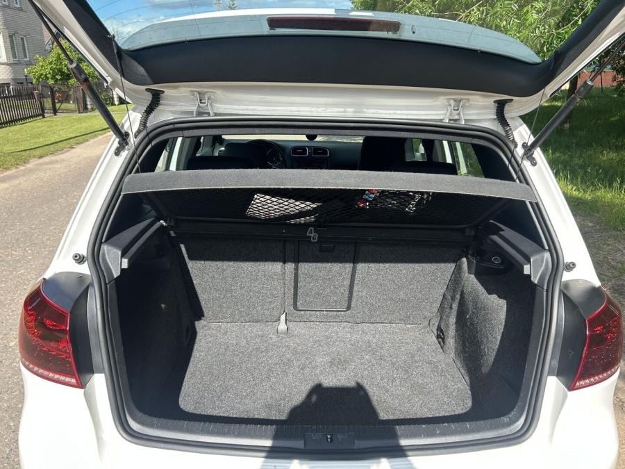 Balts Volkswagen Golf 2011 Kauņa, ar dzinēja tilpumu 2.00 L un nobraukumu 201 tūkst. km par 6700 €, foto 12 vietnē AUTOMOTO.COM.LV