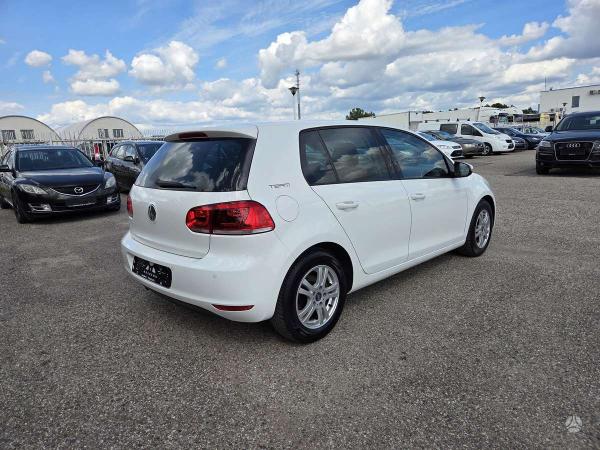 Balts Volkswagen Golf 2011 Marijampole, ar dzinēja tilpumu 1.60 L un nobraukumu 257 tūkst. km par 4250 €, foto 4 vietnē AUTOMOTO.COM.LV