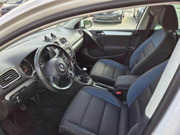 Balts Volkswagen Golf 2011 Marijampole, ar dzinēja tilpumu 1.60 L un nobraukumu 257 tūkst. km par 4250 €, foto 10 vietnē AUTOMOTO.COM.LV