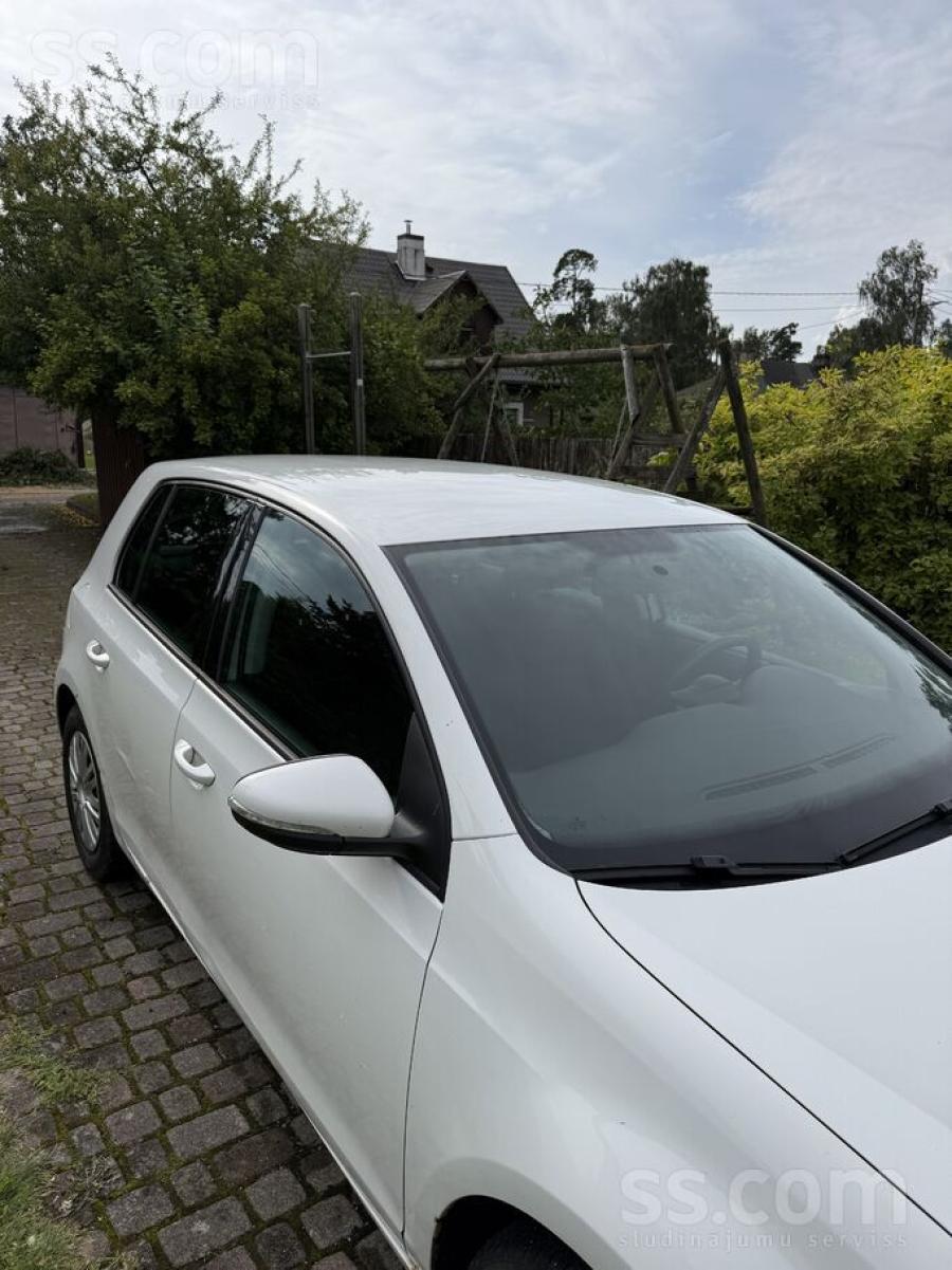 Balts Volkswagen Golf 2011 Rīga, ar dzinēja tilpumu 1.20 L un nobraukumu 186 tūkst. km par 2700 €, foto 6 vietnē AUTOMOTO.COM.LV