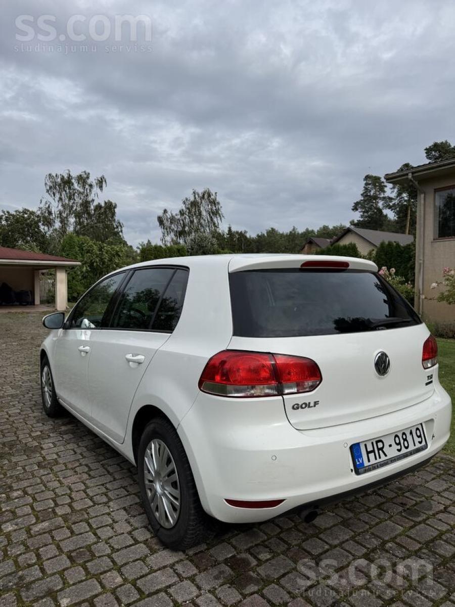 Balts Volkswagen Golf 2011 Rīga, ar dzinēja tilpumu 1.20 L un nobraukumu 186 tūkst. km par 2700 €, foto 8 vietnē AUTOMOTO.COM.LV