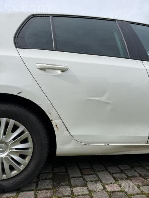 Balts Volkswagen Golf 2011 Rīga, ar dzinēja tilpumu 1.20 L un nobraukumu 186 tūkst. km par 2700 €, foto 11 vietnē AUTOMOTO.COM.LV