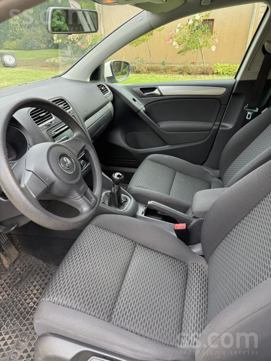 Balts Volkswagen Golf 2011 Rīga, ar dzinēja tilpumu 1.20 L un nobraukumu 186 tūkst. km par 2700 €, foto 19 vietnē AUTOMOTO.COM.LV
