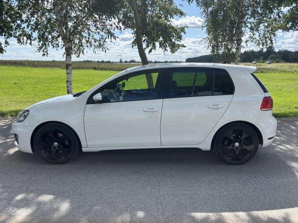 Volkswagen Golf 2011 Šauļi vietnē Balts Volkswagen Golf 2011 Šauļi, ar dzinēja tilpumu 1.97 L un nobraukumu 238 tūkst. km par 6799 €, foto 3 vietnē AUTOMOTO.COM.LV