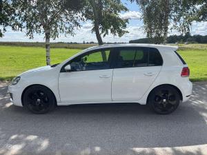 Balts Volkswagen Golf 2011 Šauļi, ar dzinēja tilpumu 1.97 L un nobraukumu 238 tūkst. km par 6799 €, foto 3 vietnē AUTOMOTO.COM.LV