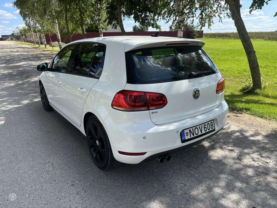 Balts Volkswagen Golf 2011 Šauļi, ar dzinēja tilpumu 1.97 L un nobraukumu 238 tūkst. km par 6799 €, foto 4 vietnē AUTOMOTO.COM.LV