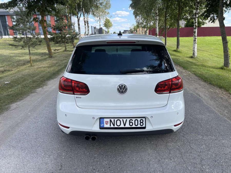 Balts Volkswagen Golf 2011 Šauļi, ar dzinēja tilpumu 1.97 L un nobraukumu 238 tūkst. km par 6799 €, foto 5 vietnē AUTOMOTO.COM.LV