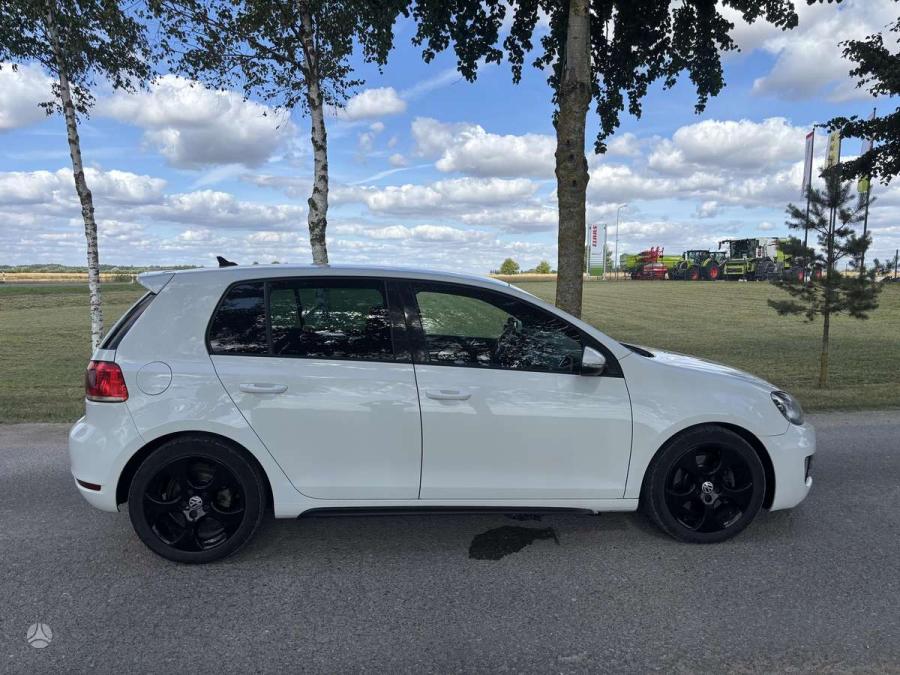 Balts Volkswagen Golf 2011 Šauļi, ar dzinēja tilpumu 1.97 L un nobraukumu 238 tūkst. km par 6799 €, foto 7 vietnē AUTOMOTO.COM.LV