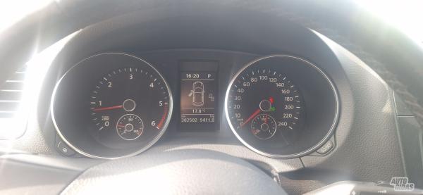 Volkswagen Golf 2011 in Silute on AUTOMOTO.COM.LV White Volkswagen Golf 2011 in Silute, with an engine capacity of 1.60 L and mileage of 302 thousand km for 5000 €, photo 6 on AUTOMOTO.COM.LV