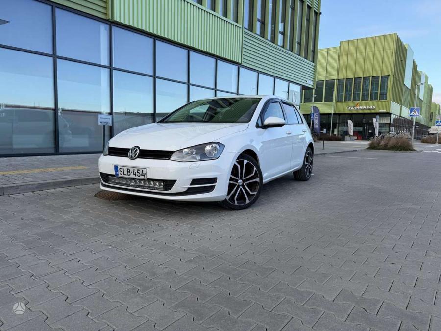 White Volkswagen Golf 2012 in Kaunas, with an engine capacity of 1.20 L and mileage of 189 thousand km for 5900 €, photo 1 on AUTOMOTO.COM.LV