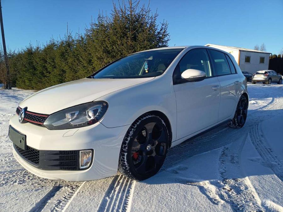 Balts Volkswagen Golf 2012 Kauņa, ar dzinēja tilpumu 1.98 L un nobraukumu 215 tūkst. km par 6650 €, foto 1 vietnē AUTOMOTO.COM.LV