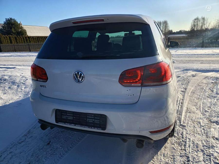 Balts Volkswagen Golf 2012 Kauņa, ar dzinēja tilpumu 1.98 L un nobraukumu 215 tūkst. km par 6650 €, foto 8 vietnē AUTOMOTO.COM.LV