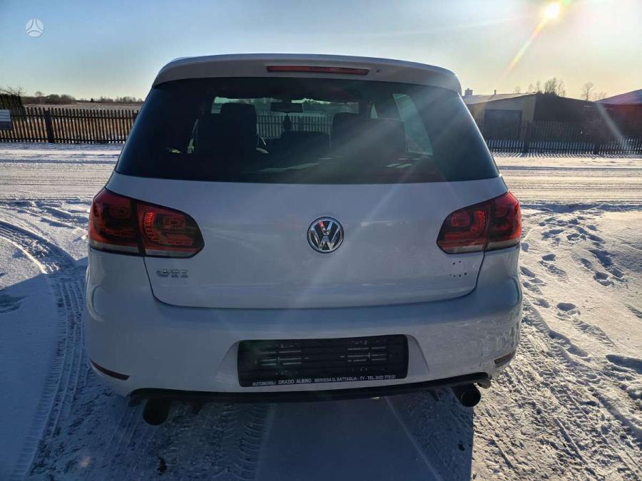 Balts Volkswagen Golf 2012 Kauņa, ar dzinēja tilpumu 1.98 L un nobraukumu 215 tūkst. km par 6650 €, foto 9 vietnē AUTOMOTO.COM.LV