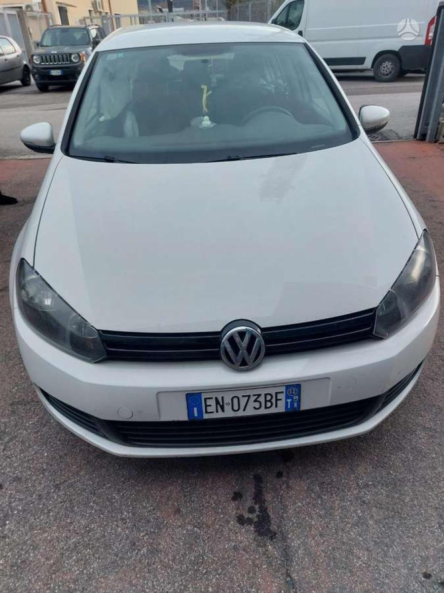 Balts Volkswagen Golf 2012 Kauņa, ar dzinēja tilpumu 1.60 L un nobraukumu 220 tūkst. km par 2600 €, foto 4 vietnē AUTOMOTO.COM.LV