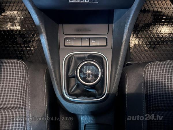 Balts Volkswagen Golf 2012 Tallina, ar dzinēja tilpumu 1.40 L un nobraukumu 222 tūkst. km par 4500 €, foto 11 vietnē AUTOMOTO.COM.LV