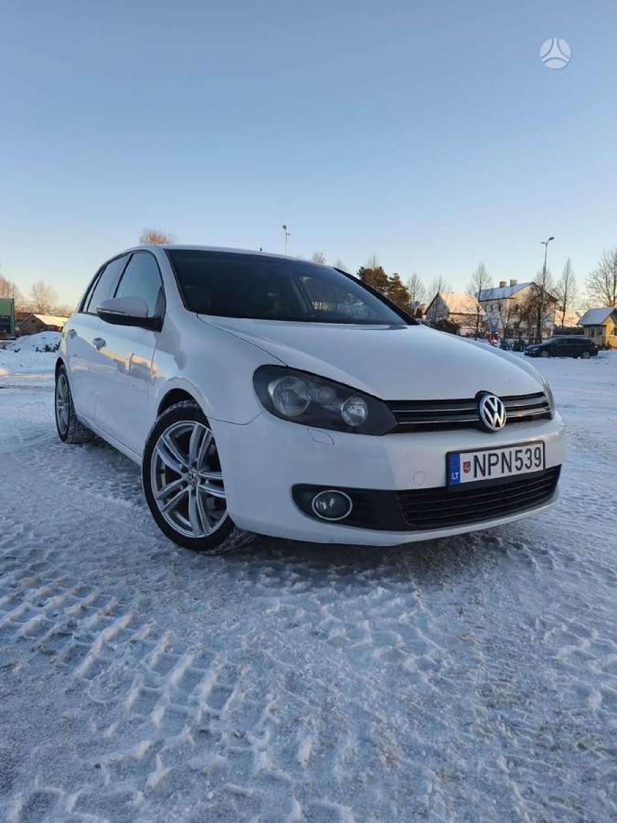 White Volkswagen Golf 2012 in Utena, with an engine capacity of 1.97 L and mileage of 270 thousand km for 5400 €, photo 1 on AUTOMOTO.COM.LV