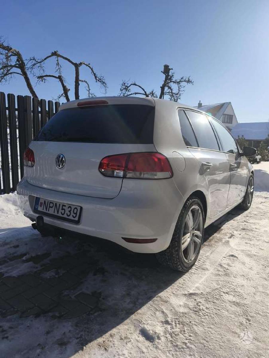 White Volkswagen Golf 2012 in Utena, with an engine capacity of 1.97 L and mileage of 270 thousand km for 5400 €, photo 3 on AUTOMOTO.COM.LV