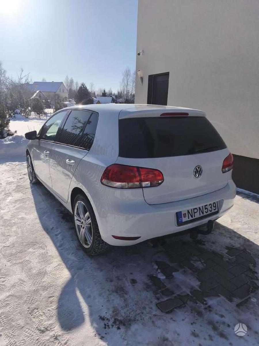 White Volkswagen Golf 2012 in Utena, with an engine capacity of 1.97 L and mileage of 270 thousand km for 5400 €, photo 4 on AUTOMOTO.COM.LV