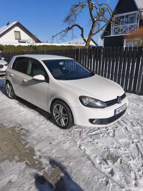 Balts Volkswagen Golf 2012 Utena, ar dzinēja tilpumu 1.97 L un nobraukumu 270 tūkst. km par 5400 €, foto 5 vietnē AUTOMOTO.COM.LV