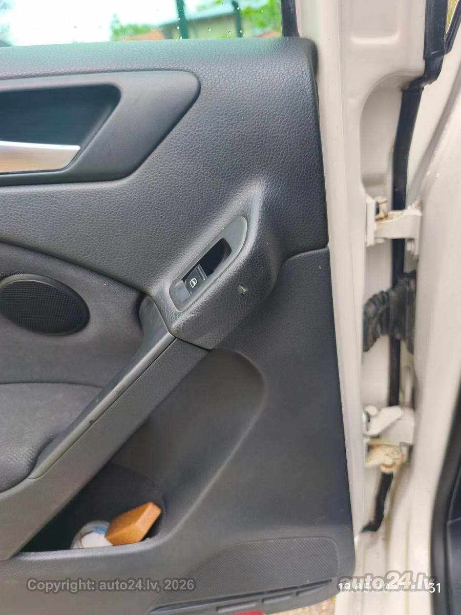 Balts Volkswagen Golf 2012 Kuresāre, ar dzinēja tilpumu 1.40 L un nobraukumu 266 tūkst. km par 5000 €, foto 13 vietnē AUTOMOTO.COM.LV