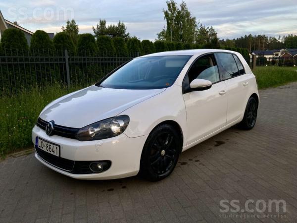 White Volkswagen Golf 2012 in Riga, with an engine capacity of 1.40 L and mileage of 180 thousand km for 2990 €, photo 3 on AUTOMOTO.COM.LV
