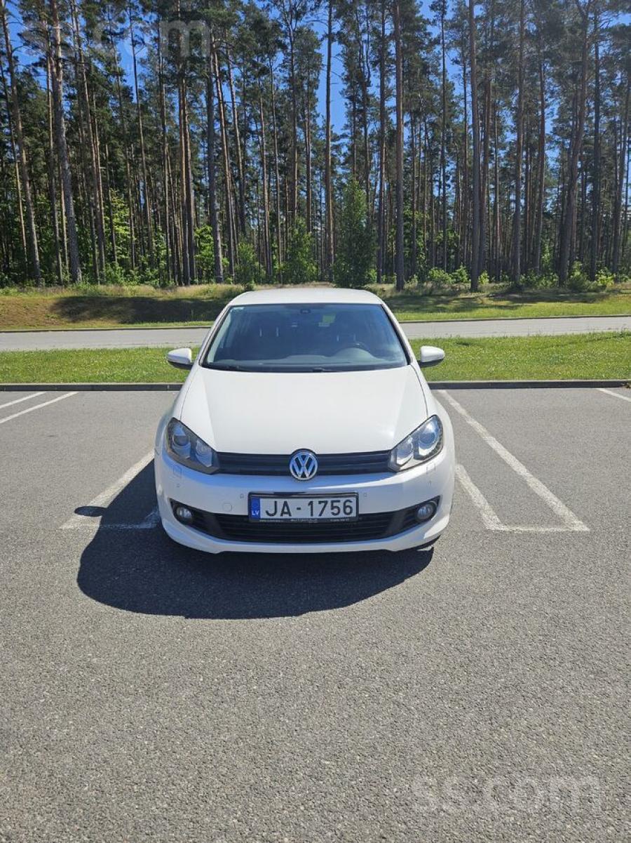 White Volkswagen Golf 2012 in Riga, with an engine capacity of 1.40 L and mileage of 141 thousand km for 6700 €, photo 5 on AUTOMOTO.COM.LV
