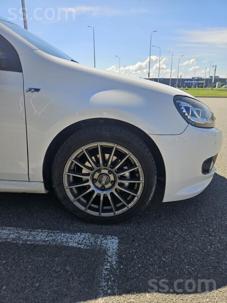 White Volkswagen Golf 2012 in Riga, with an engine capacity of 1.40 L and mileage of 141 thousand km for 6700 €, photo 9 on AUTOMOTO.COM.LV