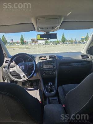 White Volkswagen Golf 2012 in Riga, with an engine capacity of 1.40 L and mileage of 141 thousand km for 6700 €, photo 12 on AUTOMOTO.COM.LV