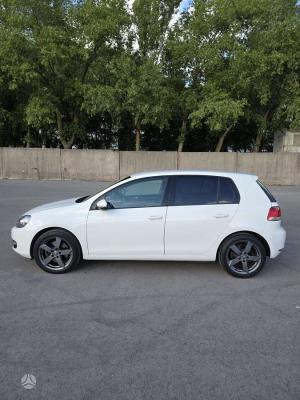Balts Volkswagen Golf 2012 Klaipėda, ar dzinēja tilpumu 1.97 L un nobraukumu 288 tūkst. km par 5500 €, foto  vietnē AUTOMOTO.COM.LV
