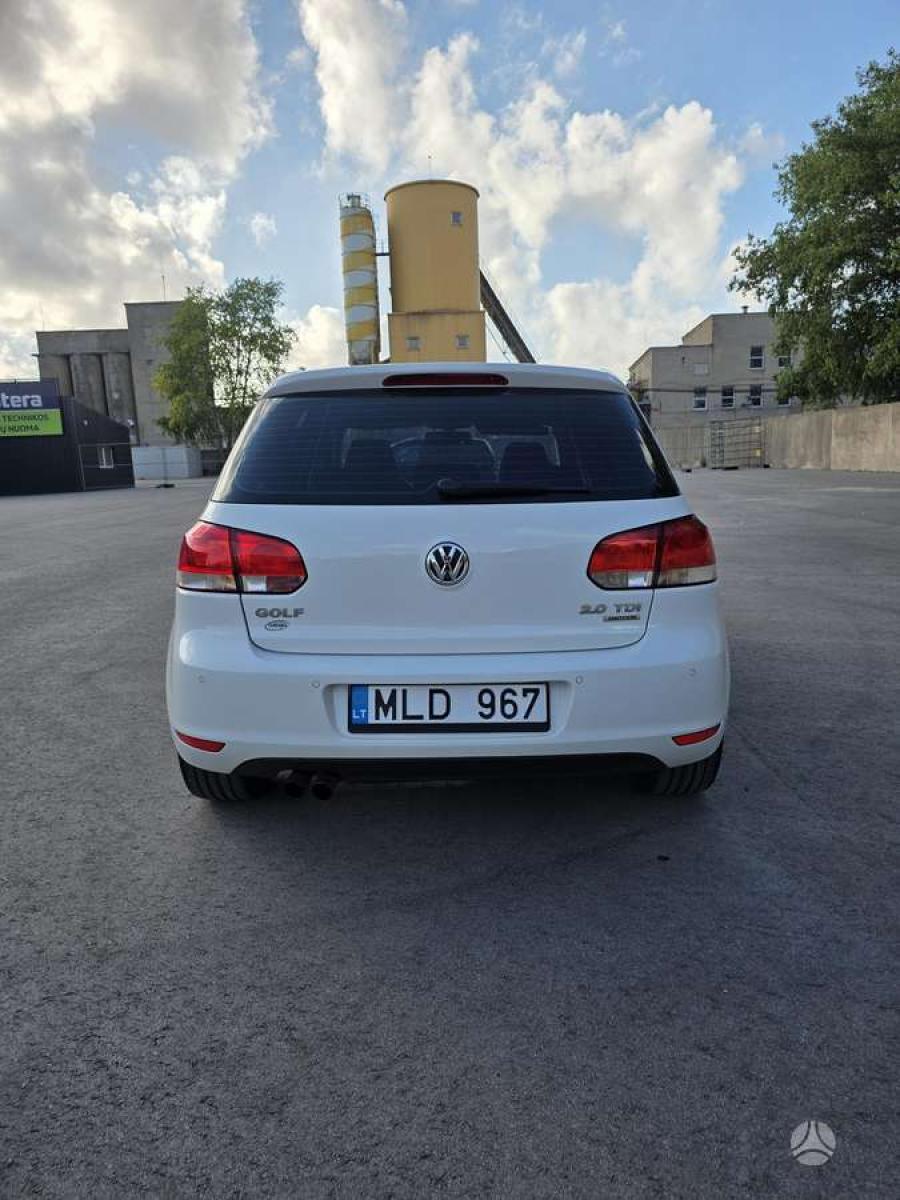 Balts Volkswagen Golf 2012 Klaipėda, ar dzinēja tilpumu 1.97 L un nobraukumu 288 tūkst. km par 5500 €, foto 4 vietnē AUTOMOTO.COM.LV