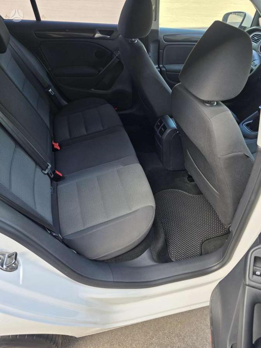 Balts Volkswagen Golf 2012 Klaipėda, ar dzinēja tilpumu 1.97 L un nobraukumu 288 tūkst. km par 5500 €, foto 14 vietnē AUTOMOTO.COM.LV