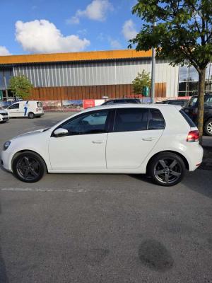 Balts Volkswagen Golf 2012 Klaipėda, ar dzinēja tilpumu 1.97 L un nobraukumu 288 tūkst. km par 5500 €, foto 33 vietnē AUTOMOTO.COM.LV